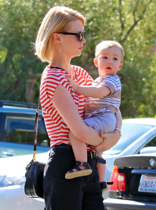 January Jones Takes Baby Xander To Lunch | Celeb Baby Laundry