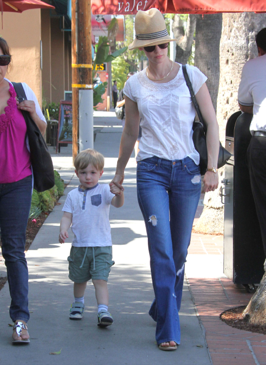 January Jones Out With Her Son Xander In Los Angeles | Celeb Baby Laundry