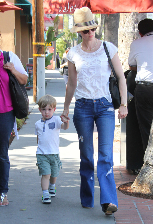 January Jones Out With Her Son Xander In Los Angeles | Celeb Baby Laundry