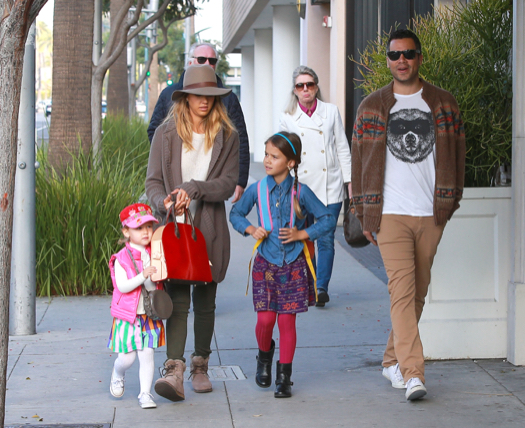 Semi-Exclusive… Jessica Alba & Family Go To Brunch | Celeb Baby Laundry
