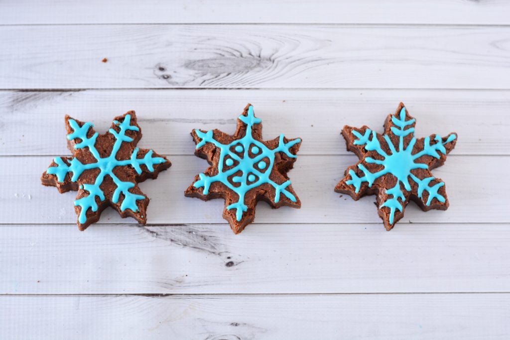 Snowflake Brownies for the Holidays | Celeb Baby Laundry