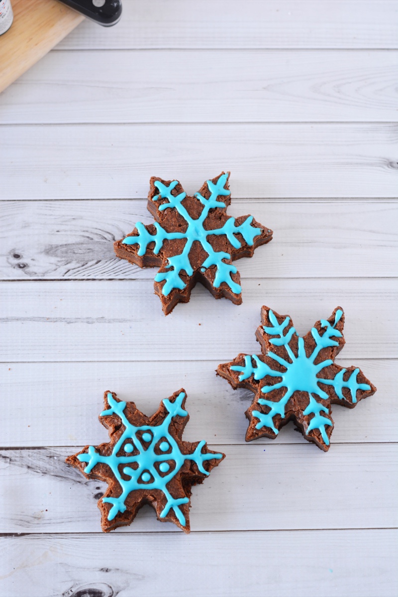 Snowflake Brownies for the Holidays | Celeb Baby Laundry