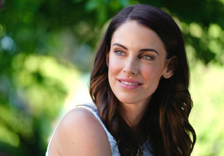 Hallmark Channel Alum Jessica Lowndes Signs Multi-Picture Deal With GAC ...